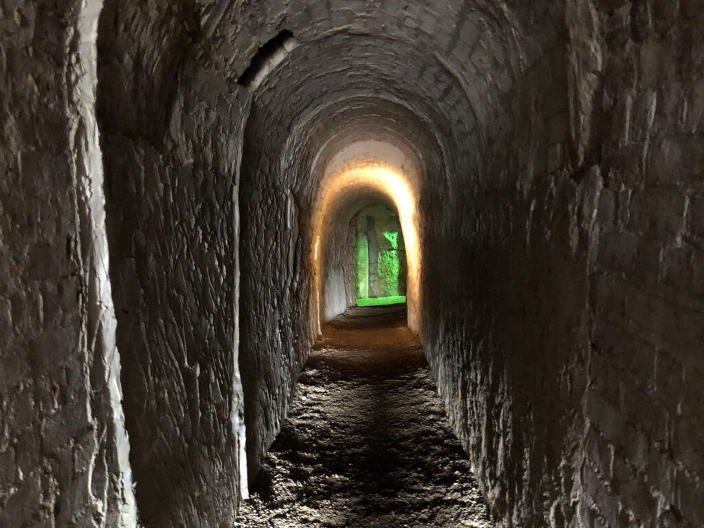 The Hellfire Caves, West Wycombe – Curious Archive